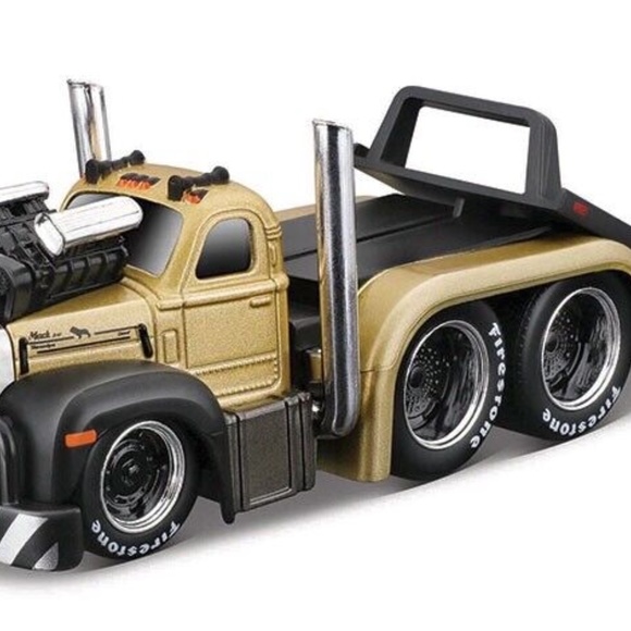 Maisto | Toys | Maisto Muscle Machines Transport 953 B61 Flatbed With ...